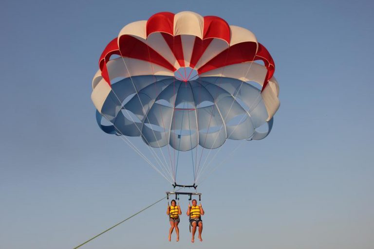 Parasailing - Extreme Water Sports